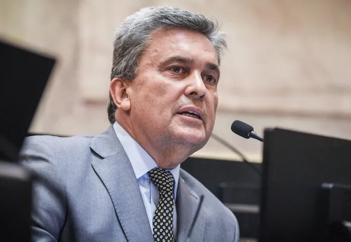 Victor Zimmermann: «Hay que complementar el DNU con la Ley Ómnibus para ...