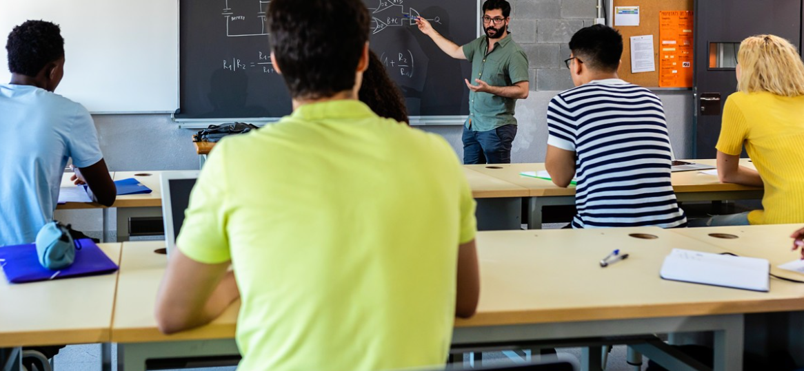 La mitad de los argentinos cree que es más importante aprender oficios que terminar la ...